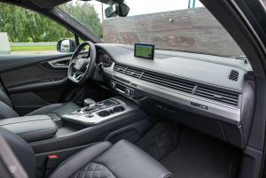 Grey Audi Q7 2017 in Marijampole, with an engine capacity of 2.97 L and mileage of 263 thousand km for 25950 €, photo 44 on AUTOMOTO.COM.LV