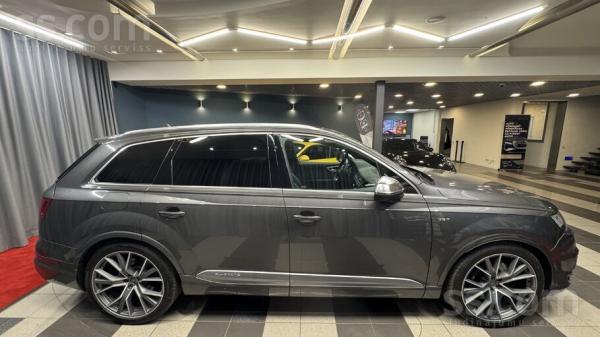 Grey Audi Q7 2018 in Riga, with an engine capacity of 4.00 L and mileage of 178 thousand km for 36990 €, photo 4 on AUTOMOTO.COM.LV