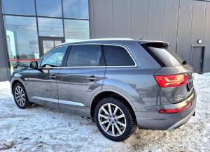 Grey Audi Q7 2018 in Siauliai, with an engine capacity of 3.00 L and mileage of 250 thousand km for 20400 €, photo 5 on AUTOMOTO.COM.LV