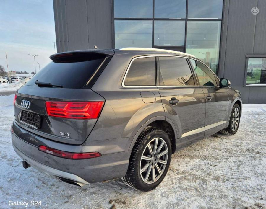 Grey Audi Q7 2018 in Siauliai, with an engine capacity of 3.00 L and mileage of 250 thousand km for 20400 €, photo 8 on AUTOMOTO.COM.LV