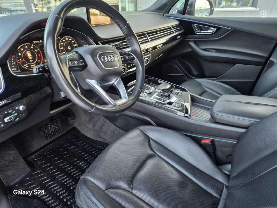 Grey Audi Q7 2018 in Siauliai, with an engine capacity of 3.00 L and mileage of 250 thousand km for 20400 €, photo 12 on AUTOMOTO.COM.LV
