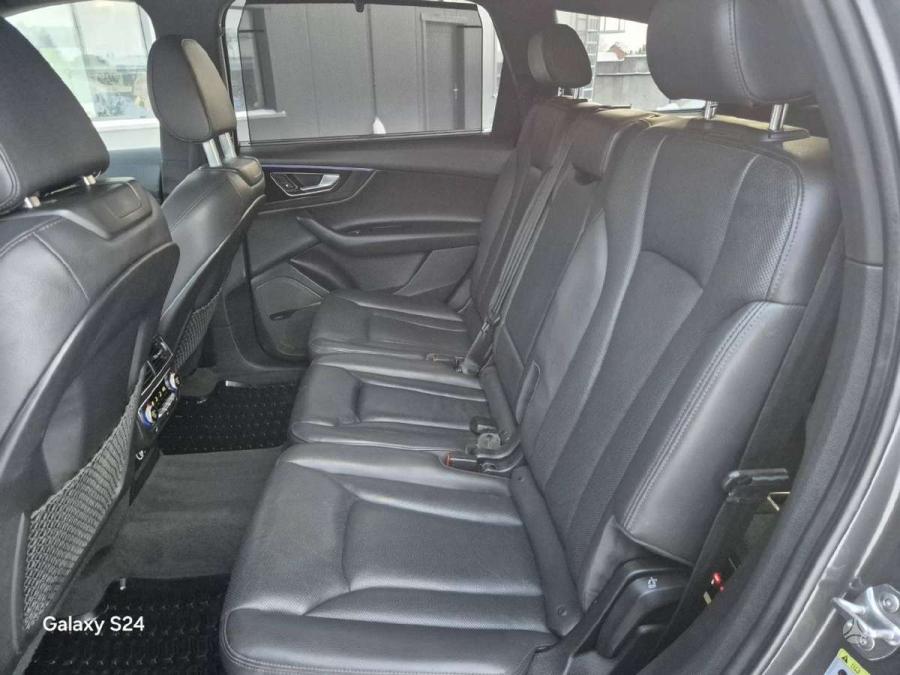 Grey Audi Q7 2018 in Siauliai, with an engine capacity of 3.00 L and mileage of 250 thousand km for 20400 €, photo 19 on AUTOMOTO.COM.LV