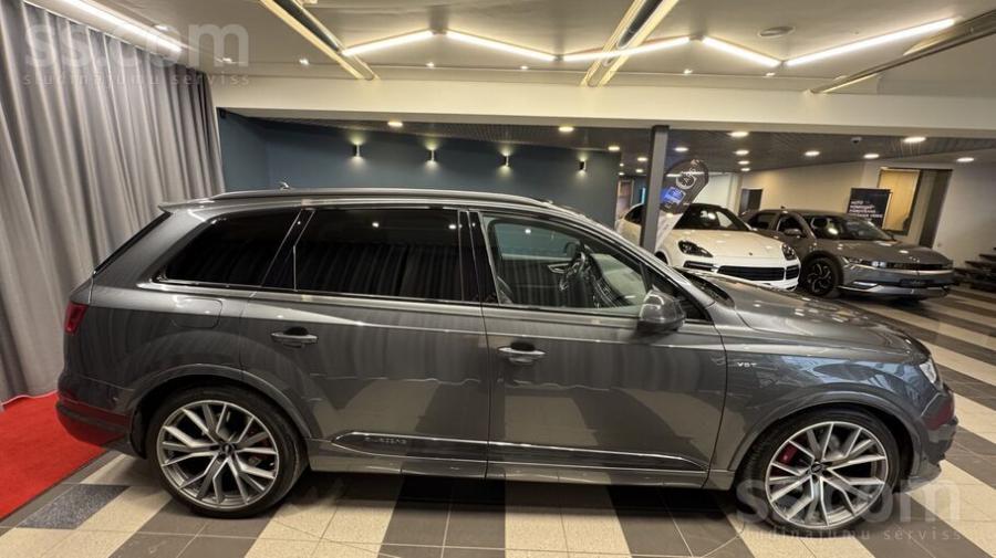Grey Audi Q7 2018 in Riga, with an engine capacity of 4.00 L and mileage of 169 thousand km for 32990 €, photo 5 on AUTOMOTO.COM.LV