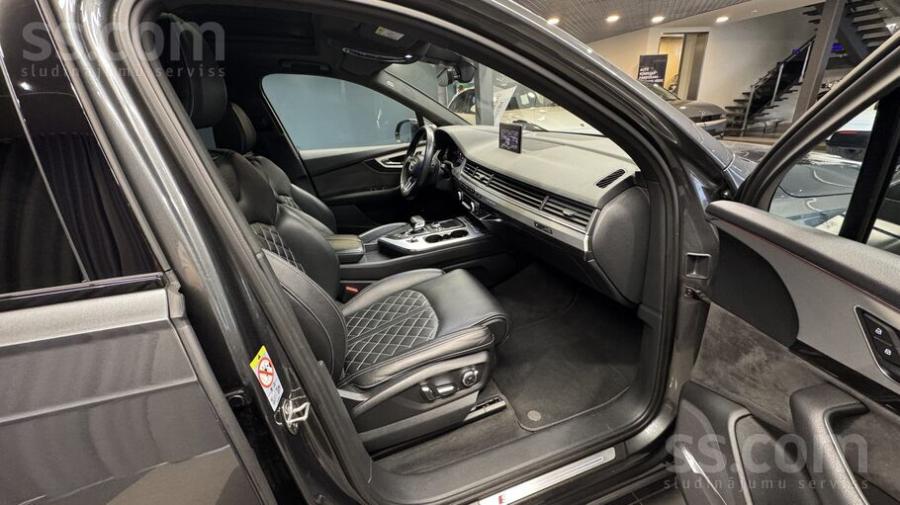 Grey Audi Q7 2018 in Riga, with an engine capacity of 4.00 L and mileage of 169 thousand km for 32990 €, photo 12 on AUTOMOTO.COM.LV