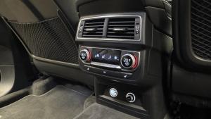 Pelēks Audi Q7 2018 Rīga, ar dzinēja tilpumu 4.00 L un nobraukumu 169 tūkst. km par 36990 €, foto 14 vietnē AUTOMOTO.COM.LV