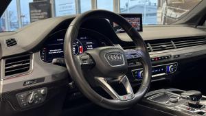 Pelēks Audi Q7 2018 Rīga, ar dzinēja tilpumu 4.00 L un nobraukumu 169 tūkst. km par 36990 €, foto 23 vietnē AUTOMOTO.COM.LV