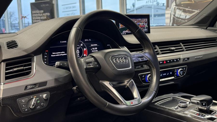 Pelēks Audi Q7 2018 Rīga, ar dzinēja tilpumu 4.00 L un nobraukumu 169 tūkst. km par 36990 €, foto 23 vietnē AUTOMOTO.COM.LV