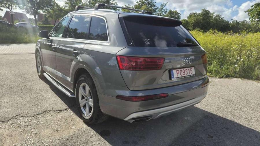 Grey Audi Q7 2018 in Klaipeda, with an engine capacity of 1.98 L and mileage of 176 thousand km for 18400 €, photo 5 on AUTOMOTO.COM.LV