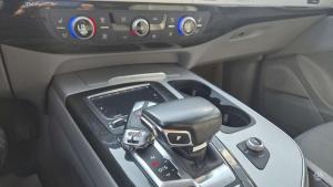 Grey Audi Q7 2018 in Klaipeda, with an engine capacity of 1.98 L and mileage of 176 thousand km for 18400 €, photo 22 on AUTOMOTO.COM.LV