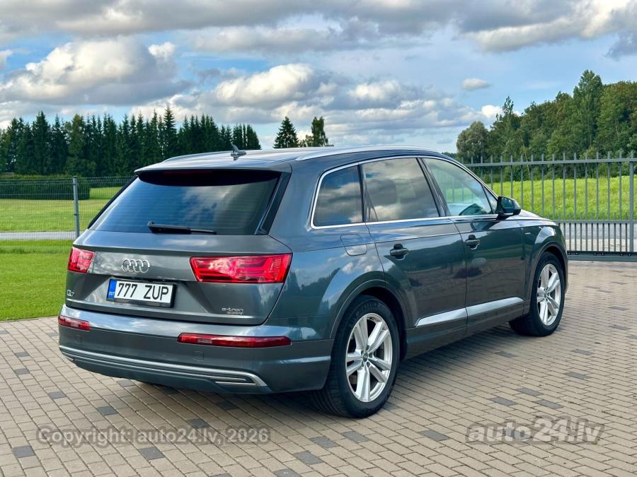 Pelēks Audi Q7 2018 Veru, ar dzinēja tilpumu 3.00 L un nobraukumu 160 tūkst. km par 26100 €, foto 5 vietnē AUTOMOTO.COM.LV