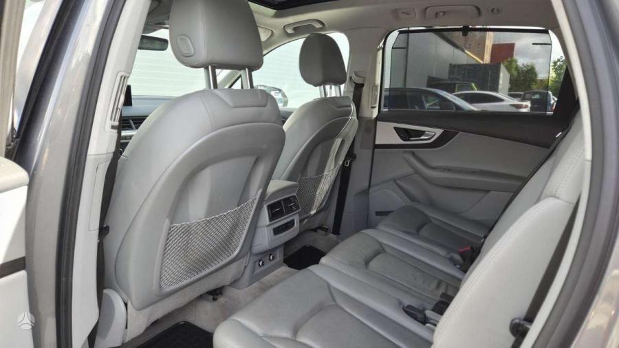 Grey Audi Q7 2018 in Klaipeda, with an engine capacity of 2.00 L and mileage of 177 thousand km for 18600 €, photo 14 on AUTOMOTO.COM.LV
