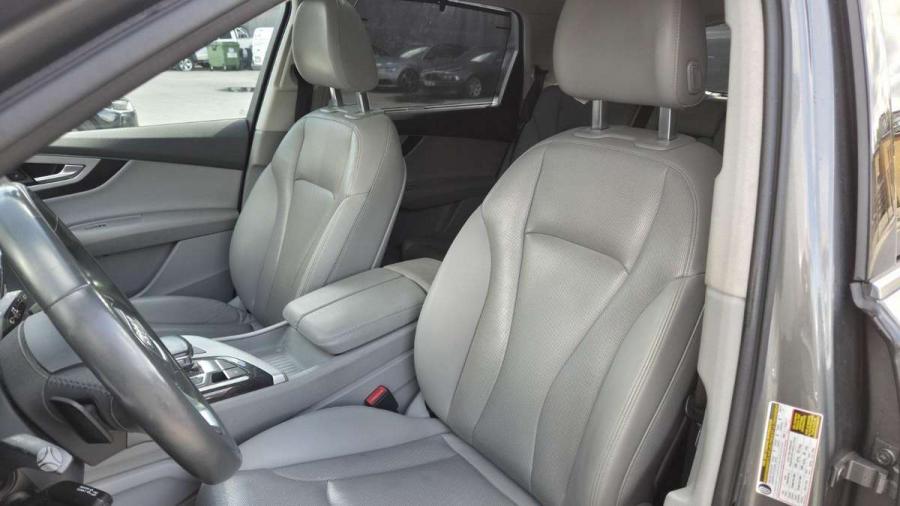 Grey Audi Q7 2018 in Klaipeda, with an engine capacity of 2.00 L and mileage of 177 thousand km for 18600 €, photo 15 on AUTOMOTO.COM.LV