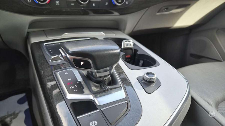 Grey Audi Q7 2018 in Klaipeda, with an engine capacity of 2.00 L and mileage of 177 thousand km for 18600 €, photo 17 on AUTOMOTO.COM.LV