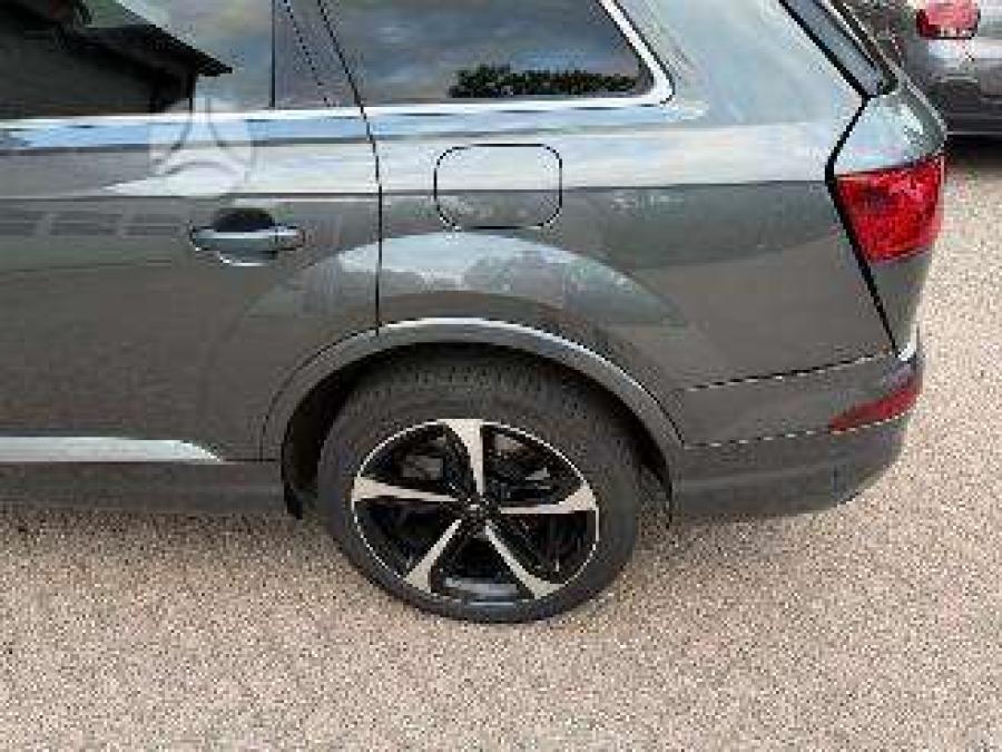 Grey Audi Q7 2018 in Raseiniai, with an engine capacity of 3.00 L and mileage of 171 thousand km for 22150 €, photo 29 on AUTOMOTO.COM.LV