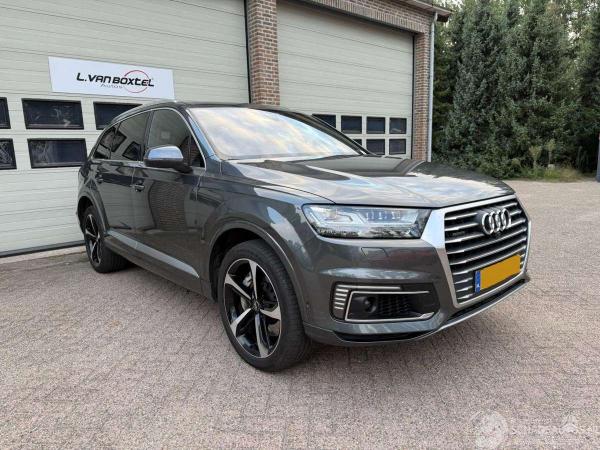 Ауди Ку 7 2018 в Расейняй на AUTOMOTO.COM.LV Серый Ауди Ку 7 2018 в Расейняй, объемом двигателя 3.00 л и пробегом 171 тыс. км за 22150 €, фото 3 на AUTOMOTO.COM.LV