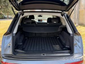 Pelēks Audi Q7 2019 Rīga, ar dzinēja tilpumu 3.00 L un nobraukumu 110 tūkst. km par 29400 €, foto 9 vietnē AUTOMOTO.COM.LV