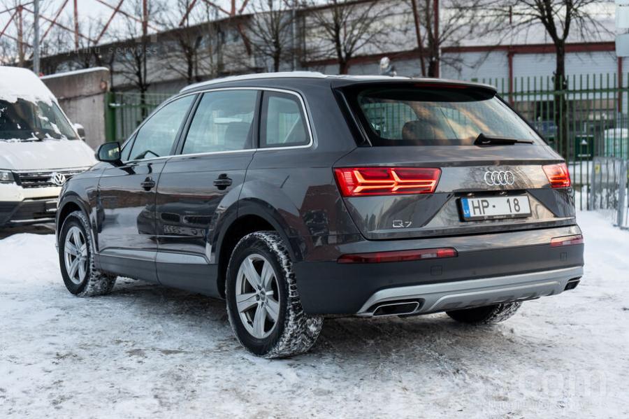 Grey Audi Q7 2019 in Riga, with an engine capacity of 3.00 L and mileage of 260 thousand km for 20490 €, photo 3 on AUTOMOTO.COM.LV