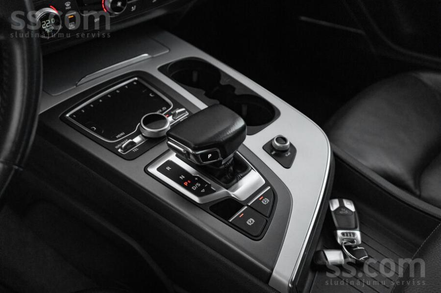 Grey Audi Q7 2019 in Riga, with an engine capacity of 3.00 L and mileage of 260 thousand km for 20490 €, photo 16 on AUTOMOTO.COM.LV
