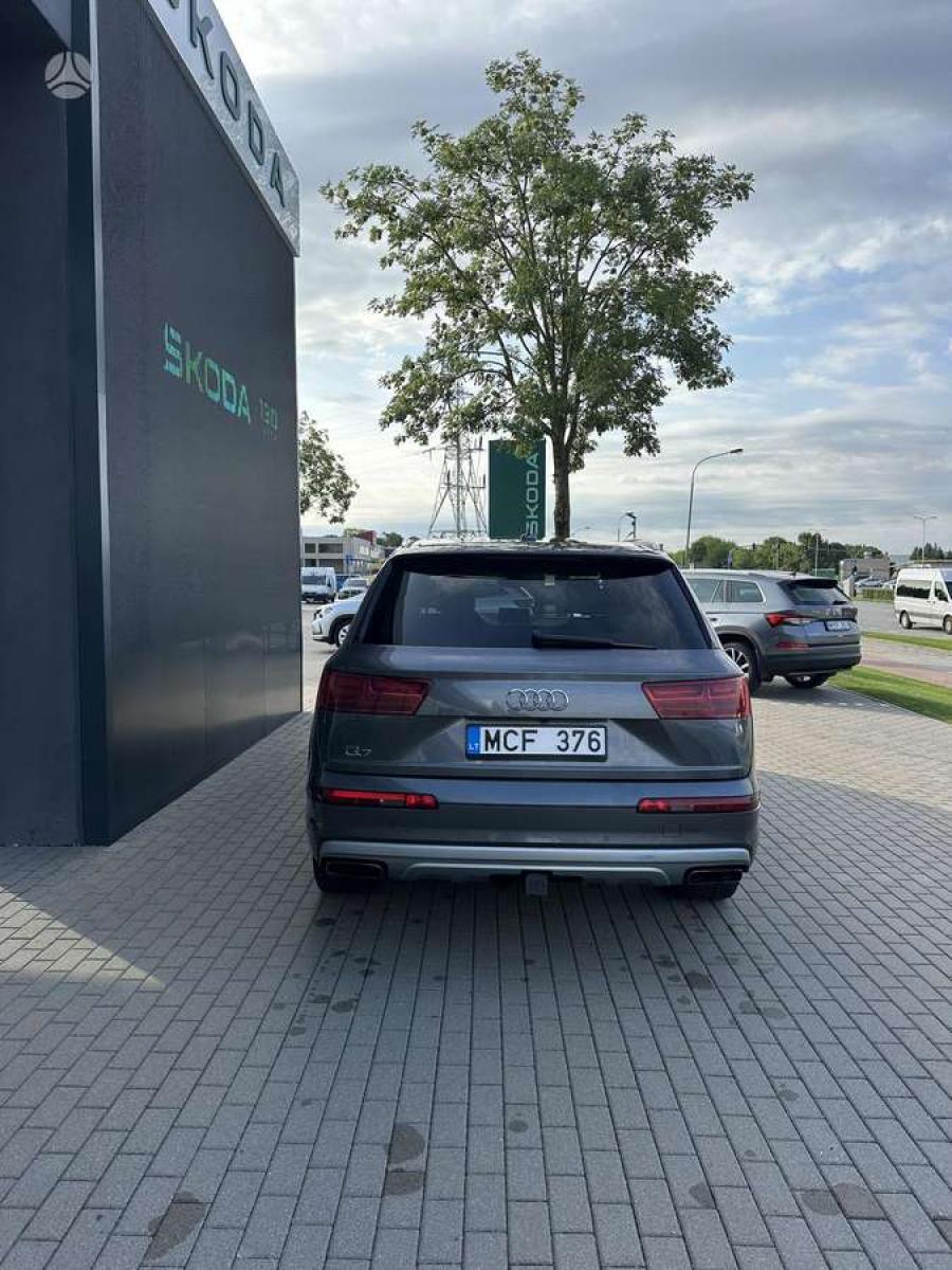 Grey Audi Q7 2019 in Klaipeda, with an engine capacity of 3.00 L and mileage of 117 thousand km for 29800 €, photo 4 on AUTOMOTO.COM.LV