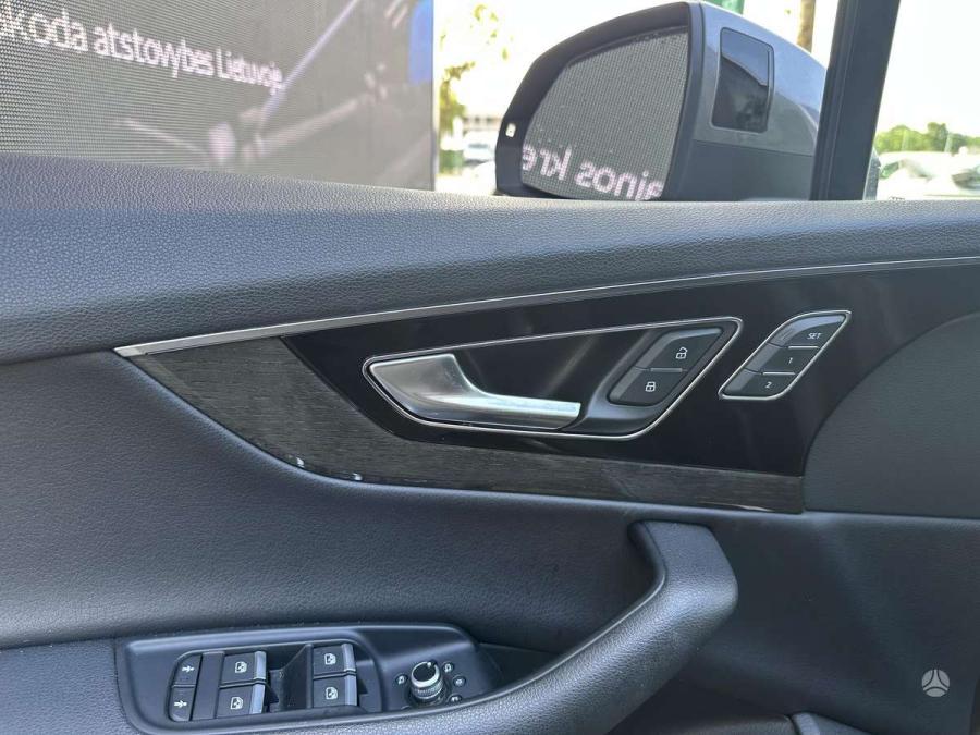 Grey Audi Q7 2019 in Klaipeda, with an engine capacity of 3.00 L and mileage of 117 thousand km for 29800 €, photo 15 on AUTOMOTO.COM.LV
