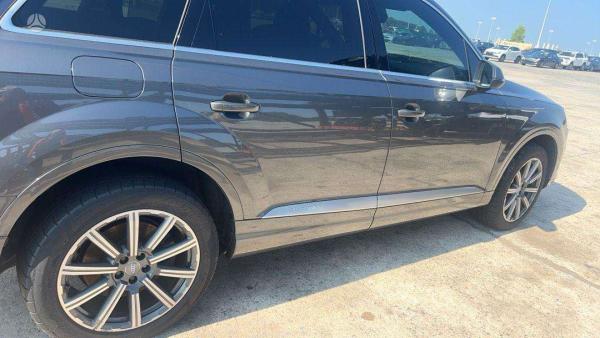 Pelēks Audi Q7 2019 Viļņa, ar dzinēja tilpumu 3.00 L un nobraukumu 260 tūkst. km par 9800 €, foto 10 vietnē AUTOMOTO.COM.LV