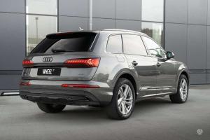 Grey Audi Q7 2020 in Vilnius, with an engine capacity of 1.98 L and mileage of 109 thousand km for 32500 €, photo 6 on AUTOMOTO.COM.LV