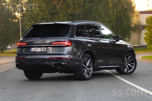 Grey Audi Q7 2020 in Jelgava, with an engine capacity of 3.00 L and mileage of 151 thousand km for 42900 €, photo 3 on AUTOMOTO.COM.LV