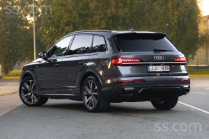 Grey Audi Q7 2020 in Jelgava, with an engine capacity of 3.00 L and mileage of 151 thousand km for 42900 €, photo 4 on AUTOMOTO.COM.LV