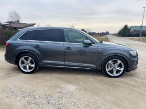 Grey Audi Q7 2020 in Vilnius, with an engine capacity of 2.97 L and mileage of 116 thousand km for 39700 €, photo 5 on AUTOMOTO.COM.LV