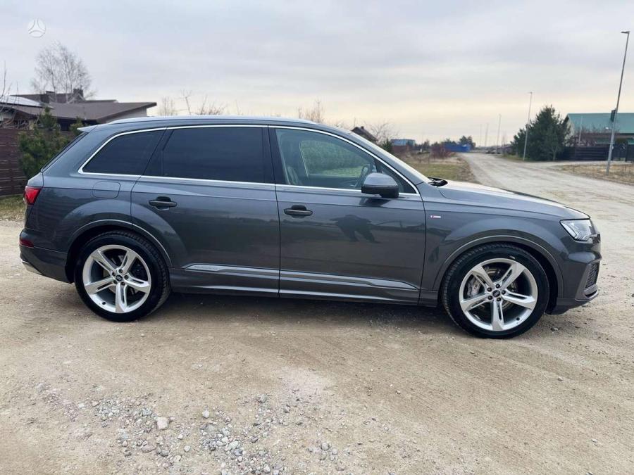 Grey Audi Q7 2020 in Vilnius, with an engine capacity of 2.97 L and mileage of 116 thousand km for 39700 €, photo 5 on AUTOMOTO.COM.LV
