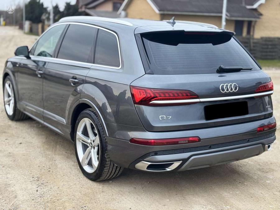 Grey Audi Q7 2020 in Vilnius, with an engine capacity of 2.97 L and mileage of 116 thousand km for 39700 €, photo 7 on AUTOMOTO.COM.LV
