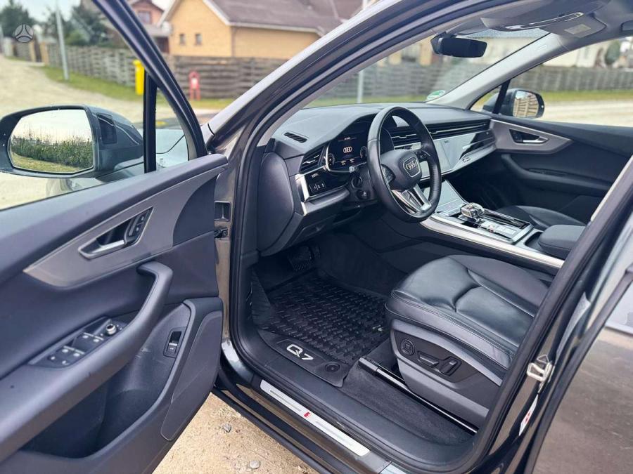 Grey Audi Q7 2020 in Vilnius, with an engine capacity of 2.97 L and mileage of 116 thousand km for 39700 €, photo 10 on AUTOMOTO.COM.LV