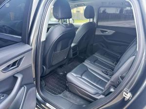 Grey Audi Q7 2020 in Vilnius, with an engine capacity of 2.97 L and mileage of 116 thousand km for 39700 €, photo 13 on AUTOMOTO.COM.LV