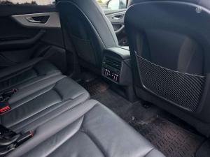 Grey Audi Q7 2020 in Vilnius, with an engine capacity of 2.97 L and mileage of 116 thousand km for 39700 €, photo 14 on AUTOMOTO.COM.LV