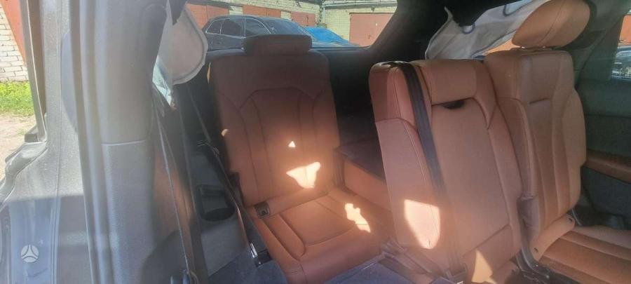 Grey Audi Q7 2020 in Vilnius, with an engine capacity of 3.00 L and mileage of 159 thousand km for 23900 €, photo 18 on AUTOMOTO.COM.LV