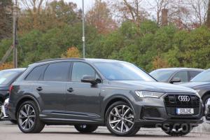 Grey Audi Q7 2020 in Tukums, with an engine capacity of 3.00 L and mileage of 163 thousand km for 38990 €, photo 4 on AUTOMOTO.COM.LV