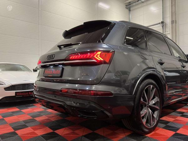 Grey Audi Q7 2021 in Vilnius, with an engine capacity of 3.00 L and mileage of 168 thousand km for 46490 €, photo 9 on AUTOMOTO.COM.LV