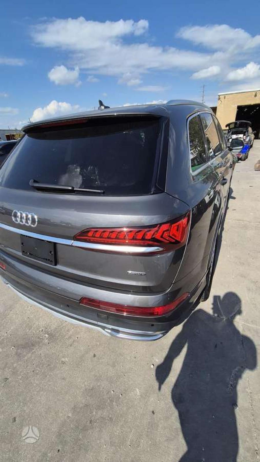 Grey Audi Q7 2021 in Kaunas, with an engine capacity of 3.00 L and mileage of 11 thousand km for 29040 €, photo 1 on AUTOMOTO.COM.LV