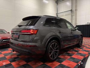 Grey Audi Q7 2021 in Vilnius, with an engine capacity of 3.00 L and mileage of 156 thousand km for 37990 €, photo 4 on AUTOMOTO.COM.LV