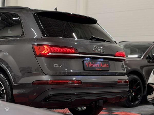 Grey Audi Q7 2021 in Vilnius, with an engine capacity of 3.00 L and mileage of 156 thousand km for 37990 €, photo 8 on AUTOMOTO.COM.LV