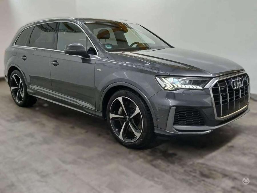 Grey Audi Q7 2021 in Vilnius, with an engine capacity of 3.00 L and mileage of 107 thousand km for 50600 €, photo 1 on AUTOMOTO.COM.LV