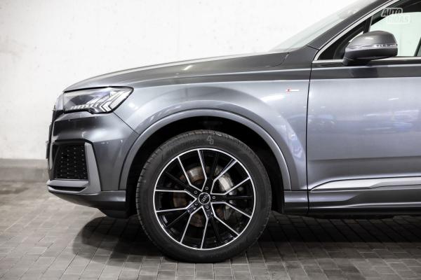 Grey Audi Q7 2021 in Vilnius, with an engine capacity of 3.00 L and mileage of 95 thousand km for 41994 €, photo 5 on AUTOMOTO.COM.LV