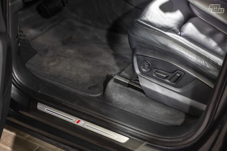 Grey Audi Q7 2021 in Vilnius, with an engine capacity of 3.00 L and mileage of 95 thousand km for 41994 €, photo 29 on AUTOMOTO.COM.LV
