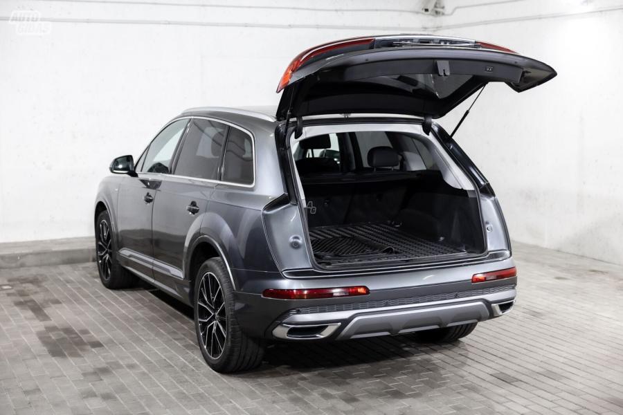 Grey Audi Q7 2021 in Vilnius, with an engine capacity of 3.00 L and mileage of 95 thousand km for 41994 €, photo 31 on AUTOMOTO.COM.LV