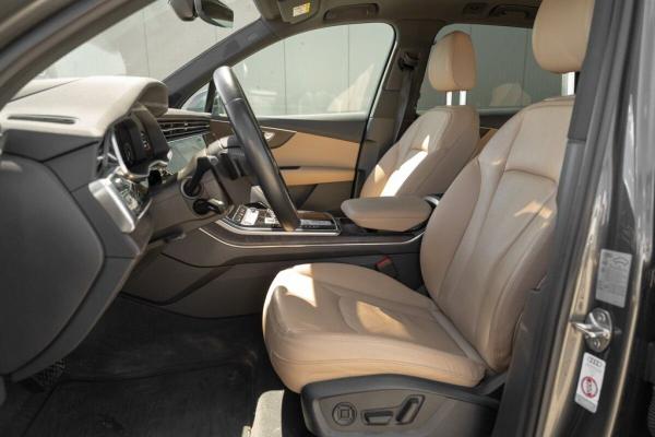 Grey Audi Q7 2021 in Vilnius, with an engine capacity of 3.00 L and mileage of 98 thousand km for 48300 €, photo 8 on AUTOMOTO.COM.LV