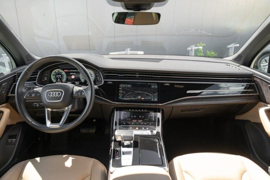 Grey Audi Q7 2021 in Vilnius, with an engine capacity of 3.00 L and mileage of 98 thousand km for 48300 €, photo 12 on AUTOMOTO.COM.LV