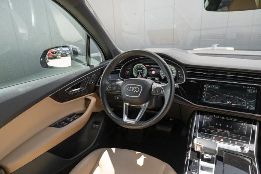 Grey Audi Q7 2021 in Vilnius, with an engine capacity of 3.00 L and mileage of 98 thousand km for 48300 €, photo 34 on AUTOMOTO.COM.LV