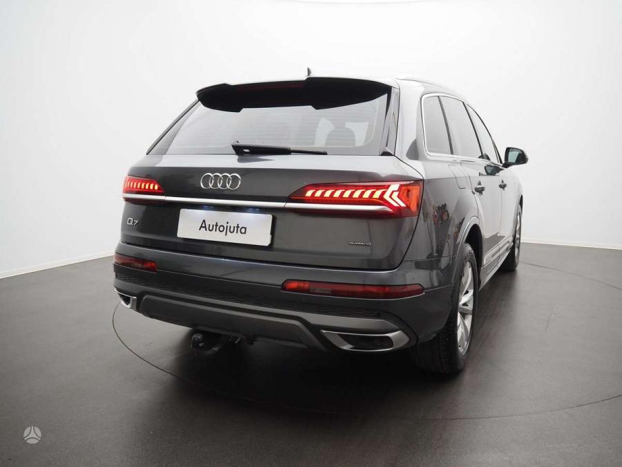Grey Audi Q7 2021 in Vilnius, with an engine capacity of 2.97 L and mileage of 116 thousand km for 42500 €, photo 4 on AUTOMOTO.COM.LV