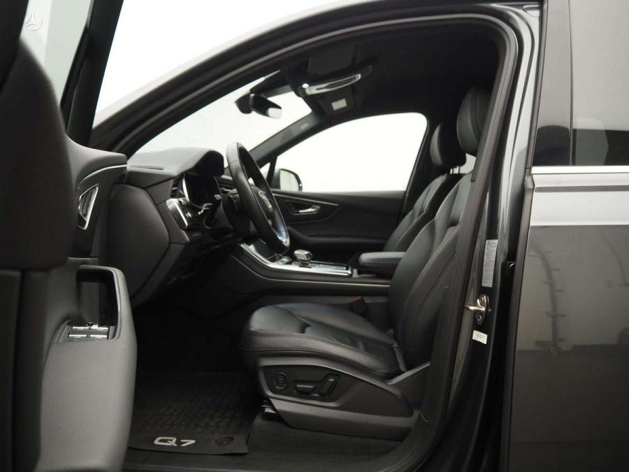 Grey Audi Q7 2021 in Vilnius, with an engine capacity of 2.97 L and mileage of 116 thousand km for 42500 €, photo 7 on AUTOMOTO.COM.LV