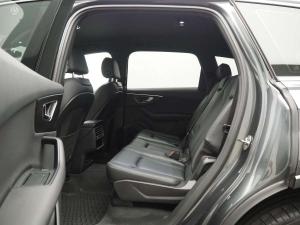 Grey Audi Q7 2021 in Vilnius, with an engine capacity of 2.97 L and mileage of 116 thousand km for 42500 €, photo 22 on AUTOMOTO.COM.LV